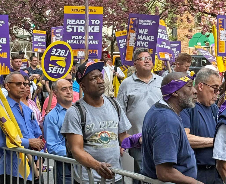 NY building workers rally, authorize strike – The Militant